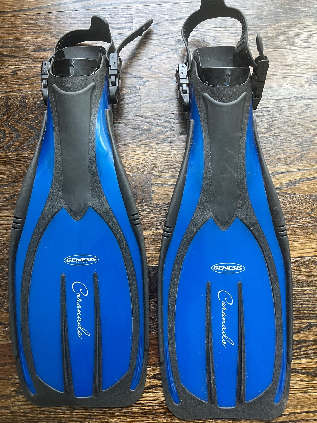 Pair of Genesis Coronado Open Heel Fins Size M-L - Etsy