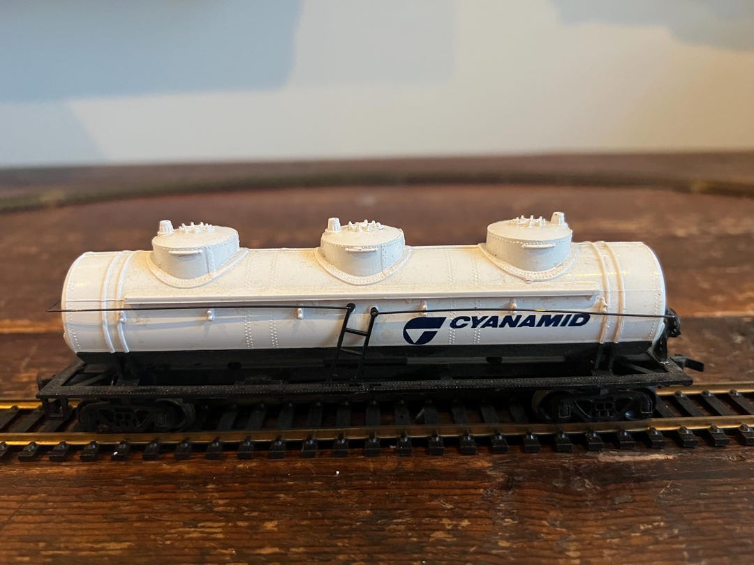 Vintage H.O. Scale Three Dome Oil Tanker, "cyanamid" White - Etsy