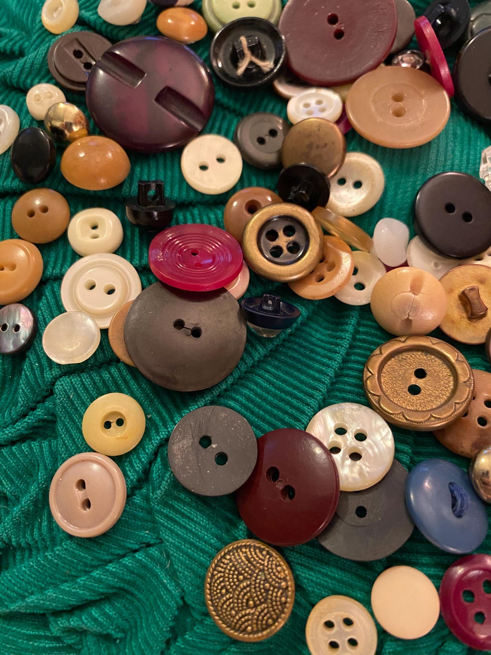 Vintage Button Lot, 148 Buttons Glass Buttons, Cellulose Buttons, Shell ...