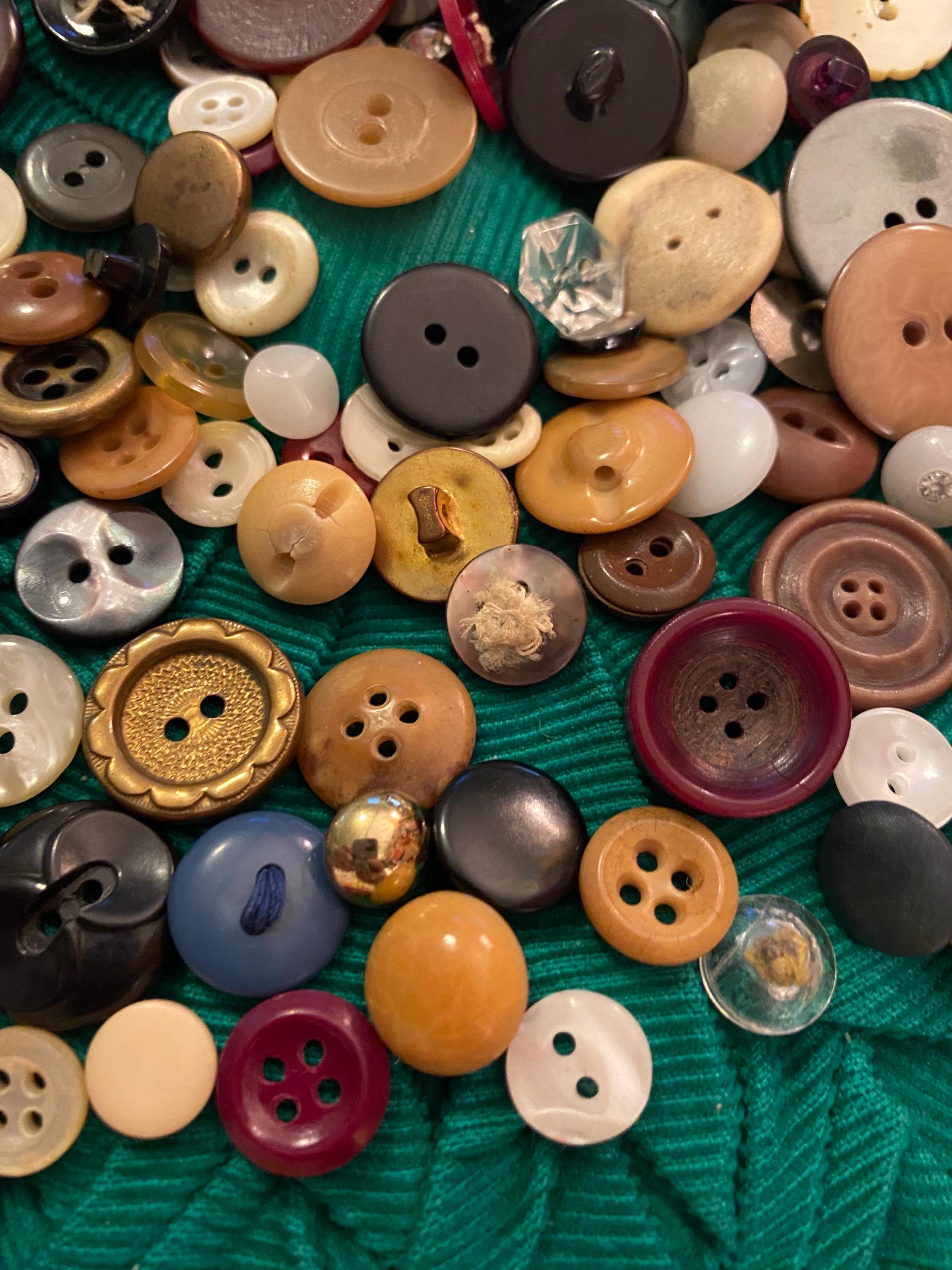 Vintage Button Lot, 148 Buttons Glass Buttons, Cellulose Buttons, Shell ...