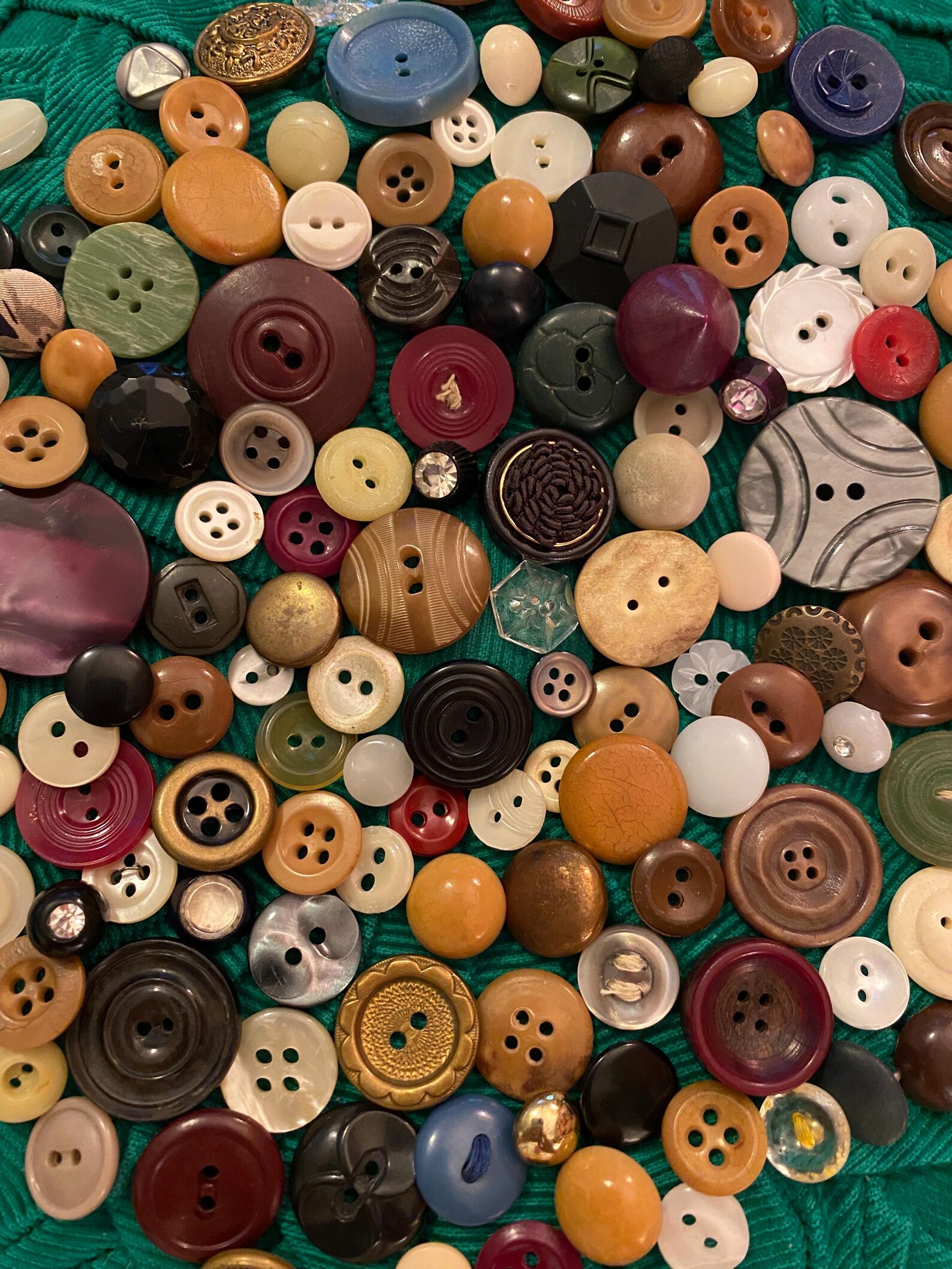 Vintage Button Lot, 148 Buttons Glass Buttons, Cellulose Buttons, Shell ...