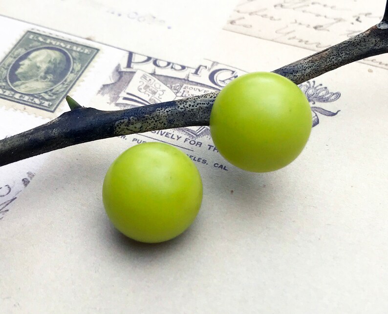Vintage Buttons Lime Green Plastic Ball Buttons Mid-century - Etsy