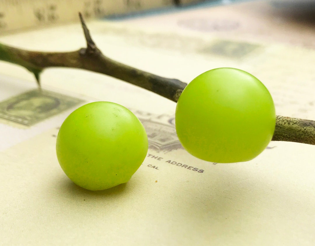 Vintage Buttons Lime Green Plastic Ball Buttons Mid-century Ball ...