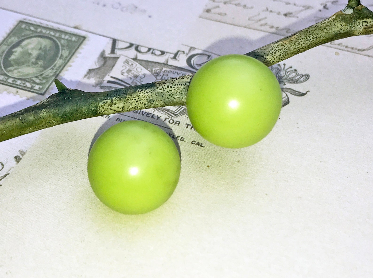 Vintage Buttons Lime Green Plastic Ball Buttons Mid-century - Etsy