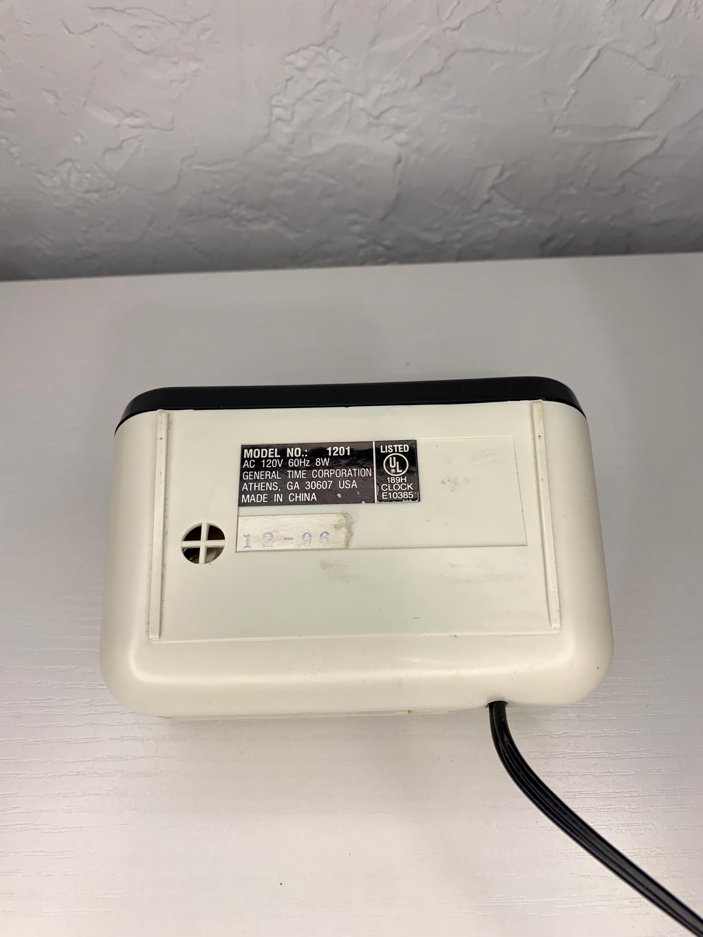 Retro 90s Spartus Model 1201 Digital Alarm Clock LCD Excellent ...