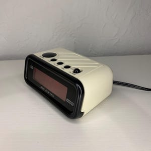 Retro 90s Spartus Model 1201 Digital Alarm Clock LCD Excellent ...