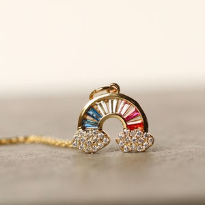 Kette Regenbogen Gold / Geschenk für Sie / besonderes Geschenk / Symbol Schmuck / moderne Kette ...