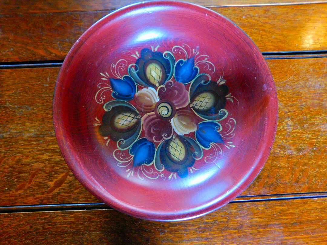 Vintage Folk Art Wooden Bowl - 8 Inch Diameter - Scandinavian ...