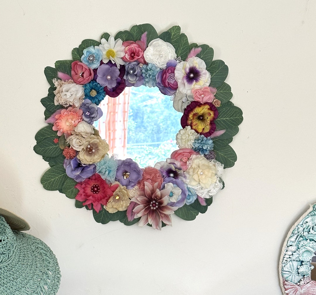 SALE NOW Floral Round Wall Mirror, Gardenesr Flower Lover Gift ...