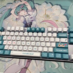 Hatsune Miku Japanese Anime Keycaps Set – 130-key Cherry Profile PBT ...