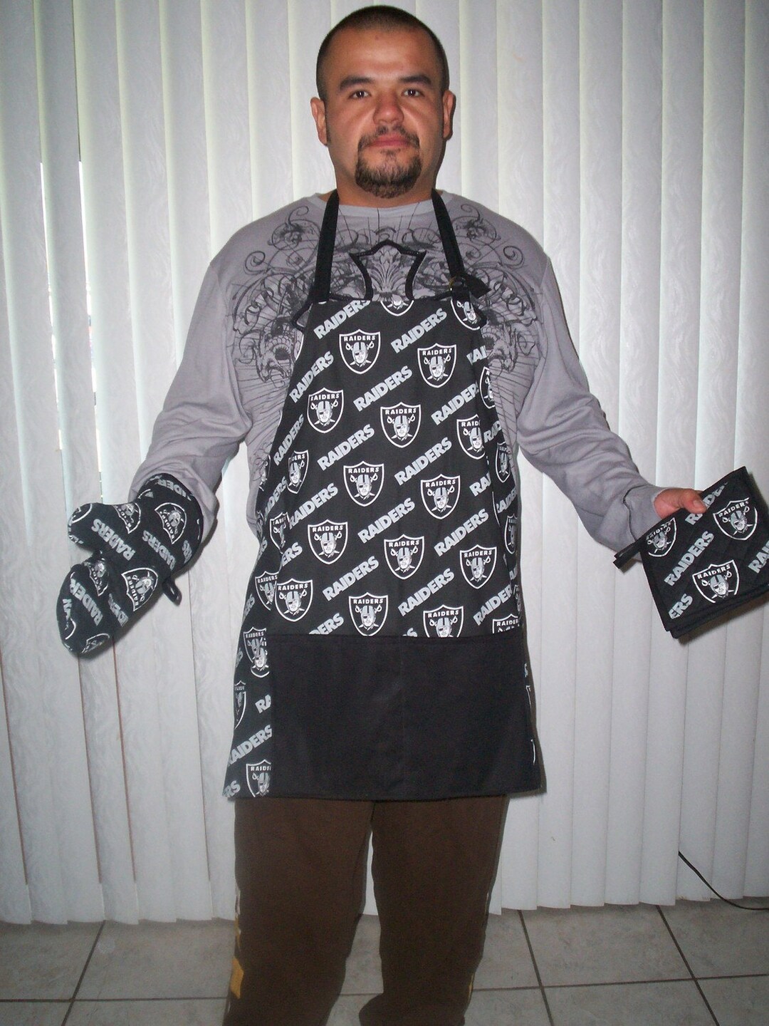 NFL Las Vegas Raiders Barbeque Apron Oven Mitt Pot Holder Deluxe ...
