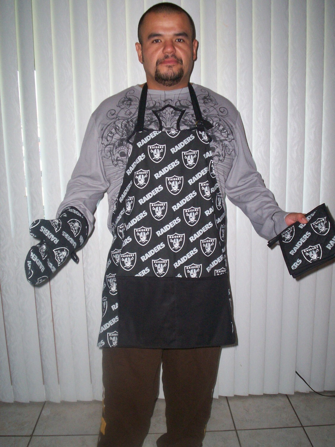 NFL Las Vegas Raiders Barbeque Apron Oven Mitt Pot Holder Deluxe ...