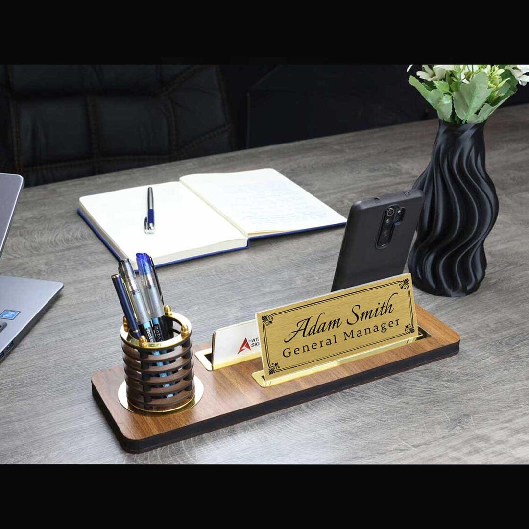 Custom Desk Name Plate | Walnut Pattern Wooden Desk Nameplate With Pen ...