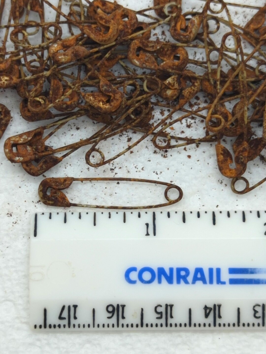 65/pk Rusty Safety Pins, 1.25" Long, Primative, Rustic, Steampunk ...