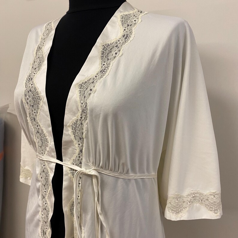 1980s Vintage Lace Trim Night Robe, Silk-cotton Blend - Etsy