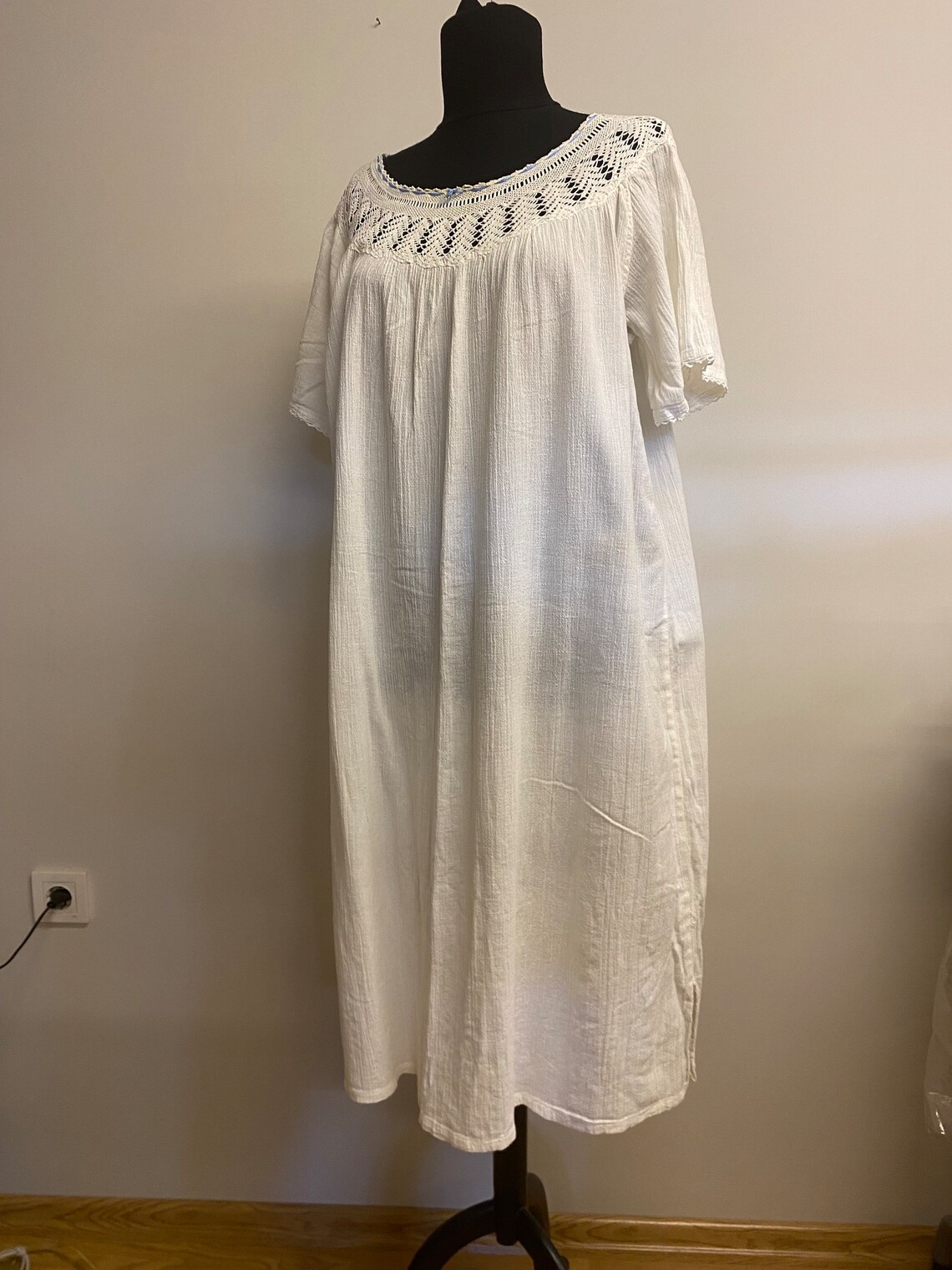 1970s Vintage Romantic White Night Gown With Chrochet Collar / White ...