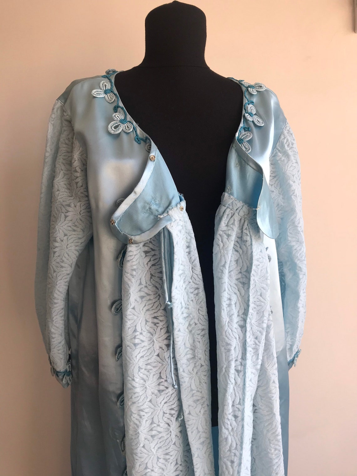 1970s Vintage Baby Blue Robe / Shabby Chic Soft Blue Morning Robe ...