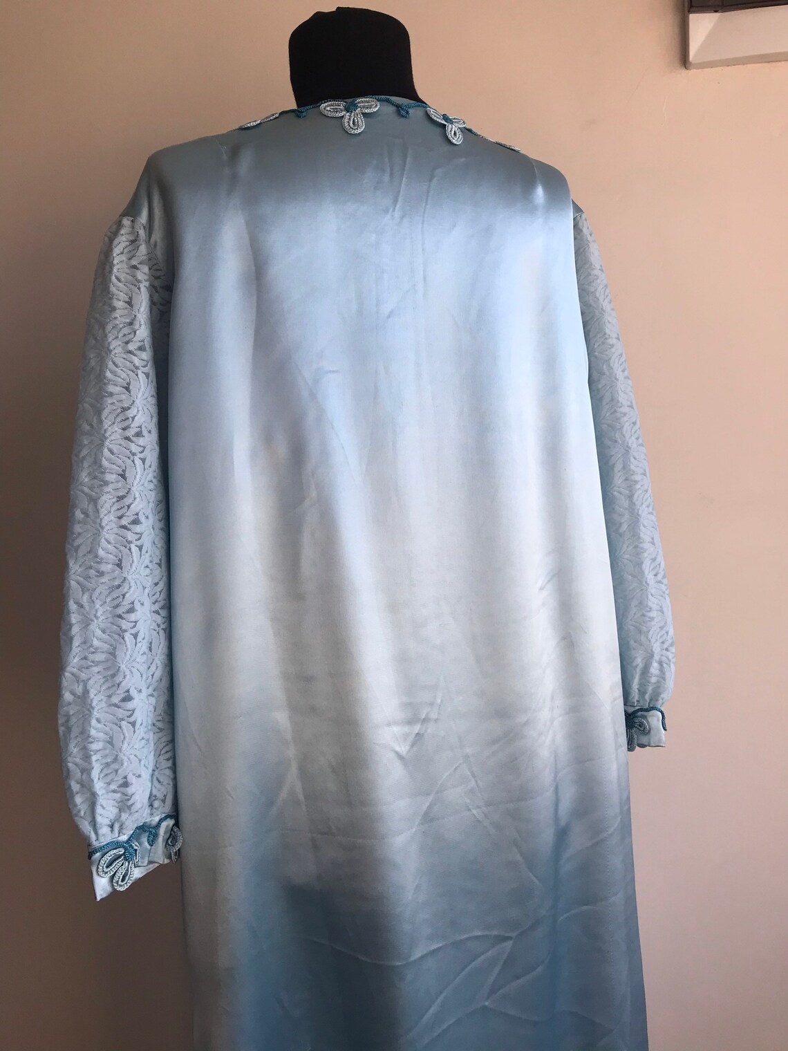 1970s Vintage Baby Blue Robe / Shabby Chic Soft Blue Morning Robe ...