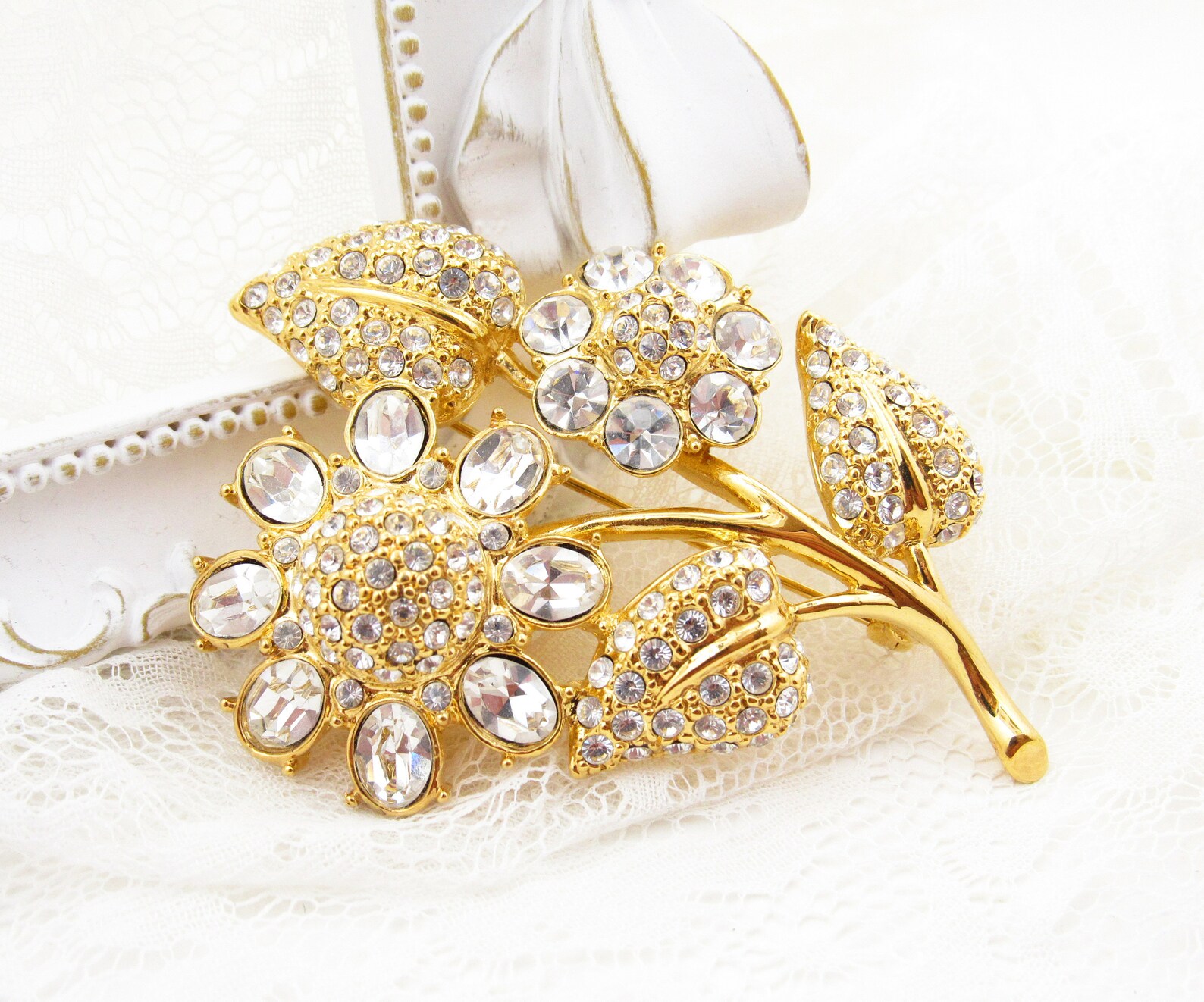 Stunning Vintage Signed Monet Rhinestone & Gold Tone Flower Brooch ...