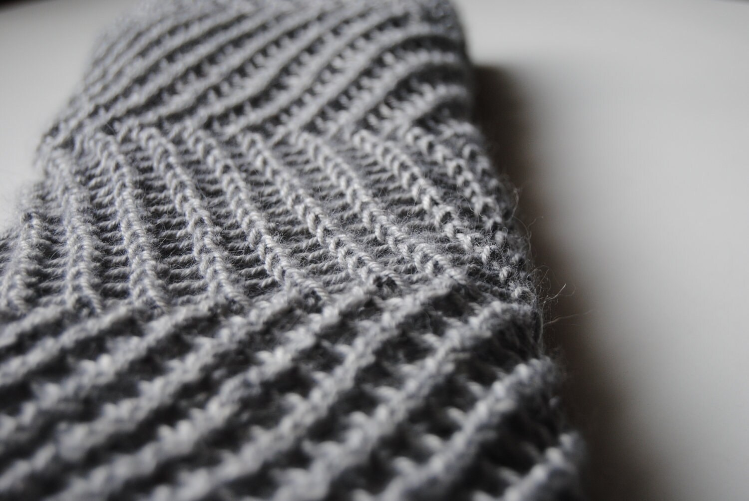 CAPTURE Infinity Loop Cowl Knitting Pattern PDF - Etsy