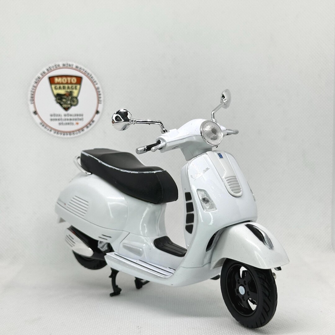 Vespa GTS 300 1:12 Diecast Scooter – Vespa Licensed Metal Model - Etsy