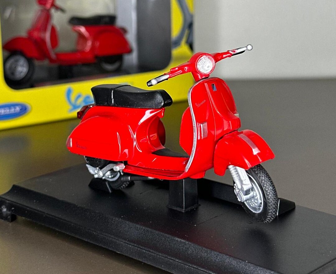 2016 Vespa PX, 1:18 Scale, Red Diecast Scooter, Gift for Bikers ...