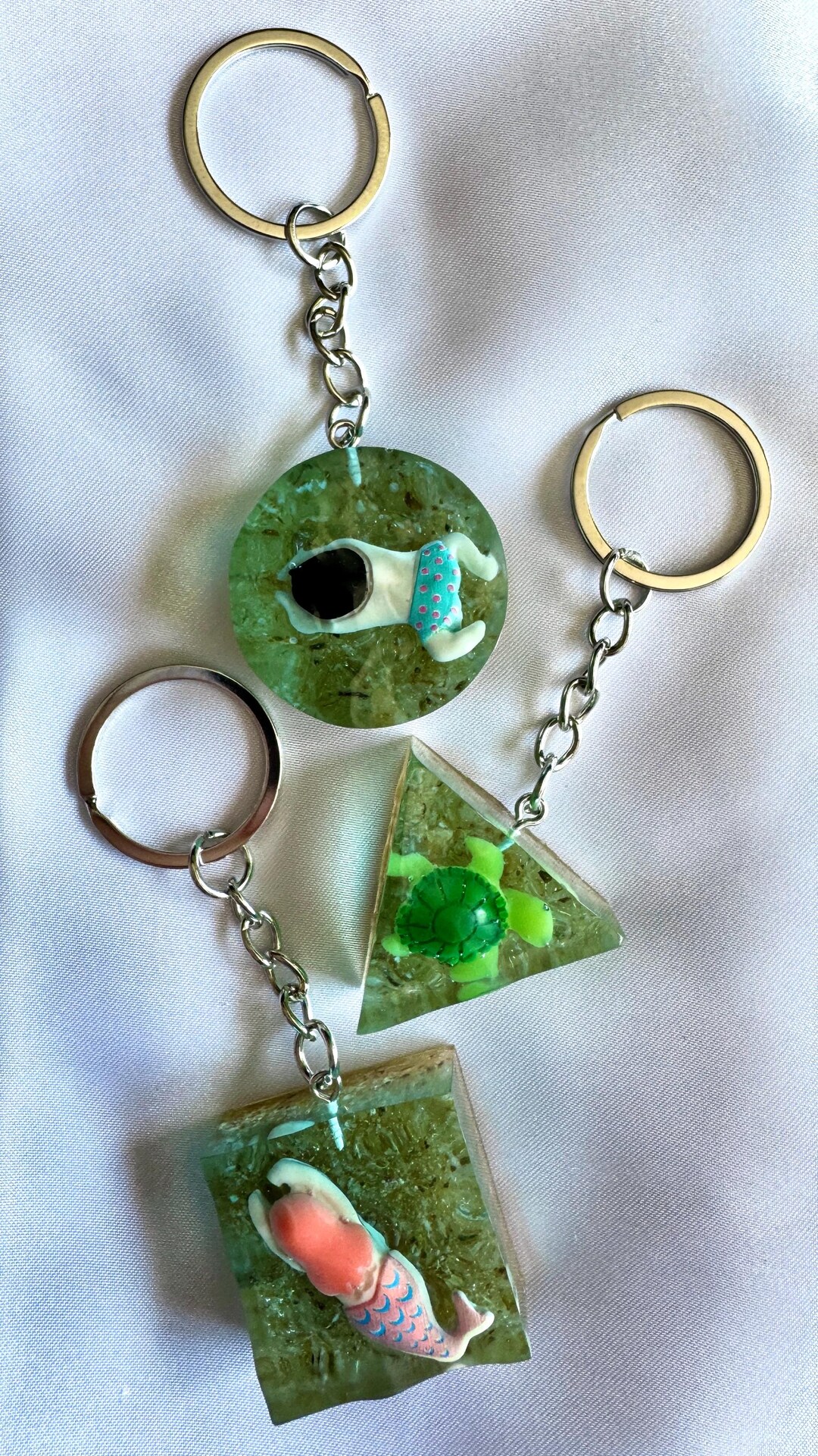 Handmade Epoxy Resin 3D Ocean Keyrings – Unique Keychains 3D Wave ...