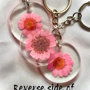 Handmade Epoxy Resin Flower Keyring: Real Dried Pressed Flowers, Gold ...