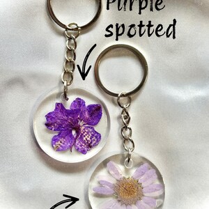 Handmade Epoxy Resin Flower Keyring: Real Dried Pressed Flowers, Gold ...
