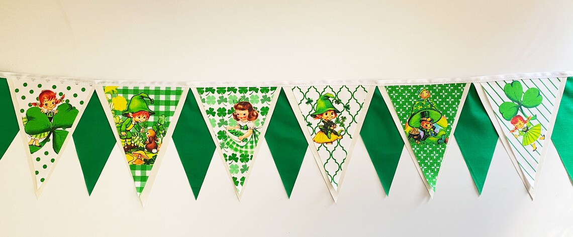 Retro St Patrick's Day Bunting Banner, Leprechaun Decor, Vintage Green ...