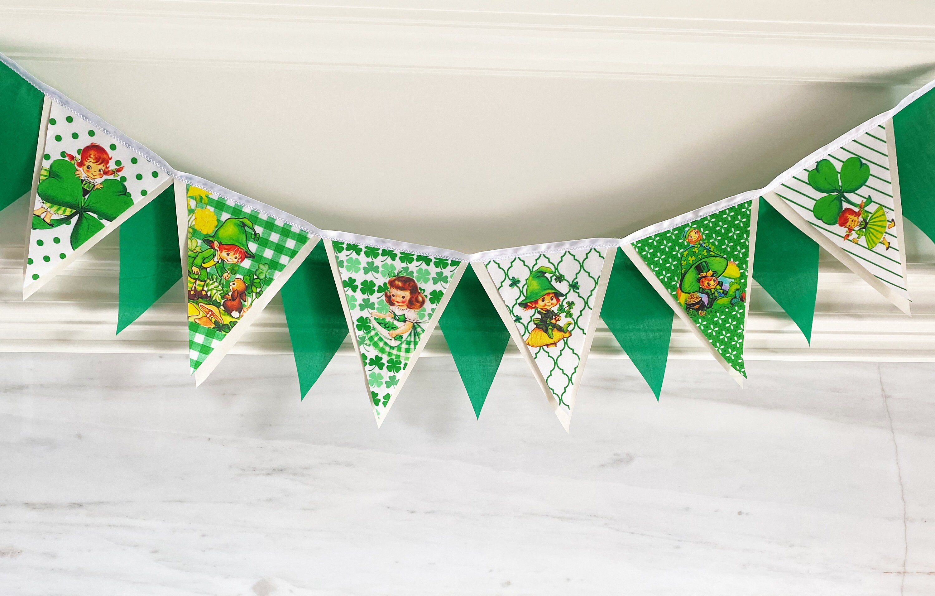 Retro St Patrick's Day Bunting Banner, Leprechaun Decor, Vintage Green ...