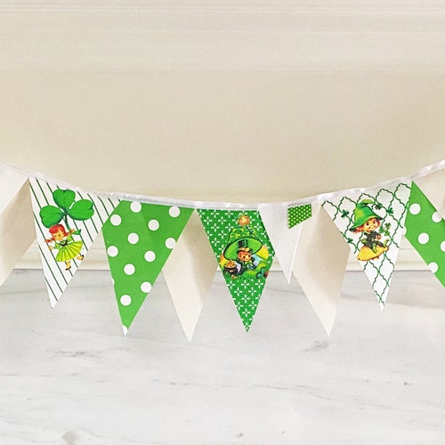 Retro St Patrick's Day Bunting Banner Leprechaun Decor - Etsy