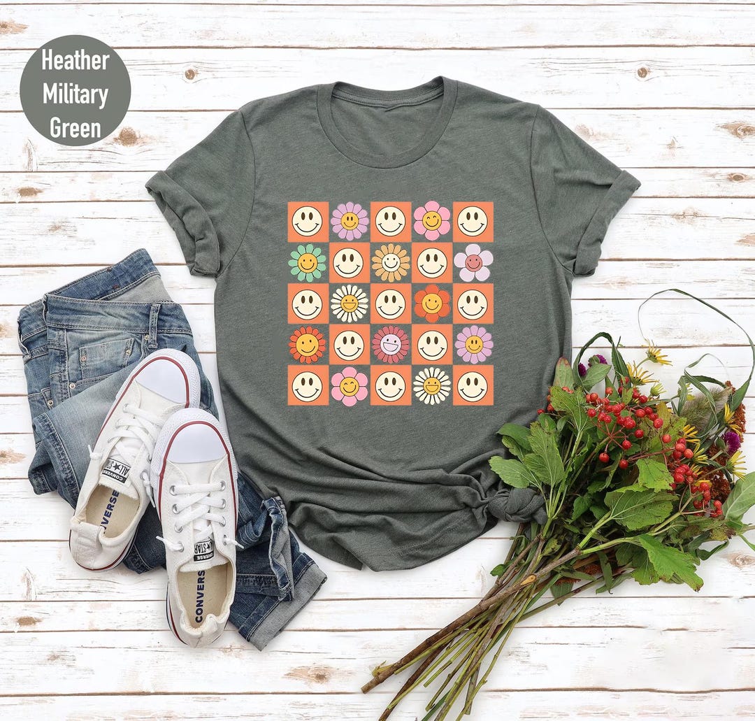 Retro Smiley Flower Grid T-shirt: 70s Hippie Style Heather Mauve Tee - Etsy
