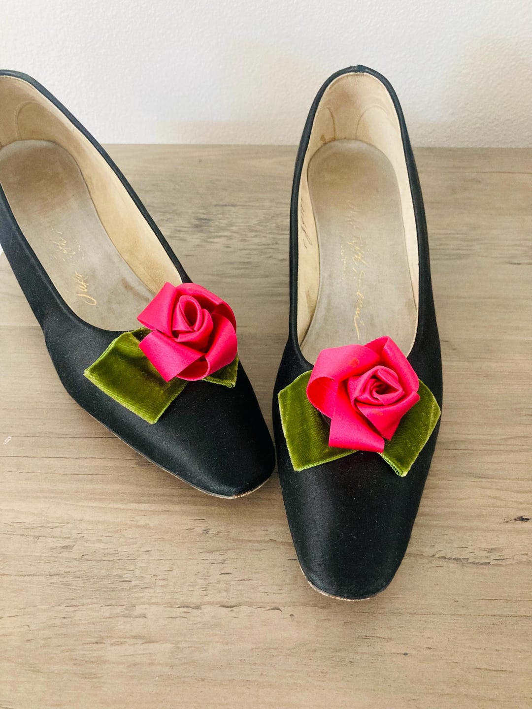 1950’s Black Satin Kitten Heels / Vintage Pink Rose Heeled Pumps Ladies ...