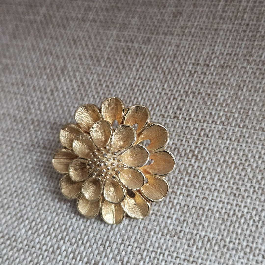 Vintage Gold Tone Flower Scarf Clip - Dubarry Fifth Avenue DFA - Etsy