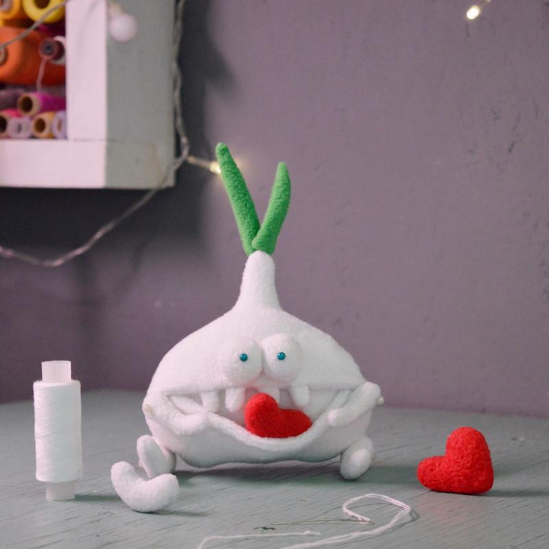 Garlic Plush Sewing Pattern PDF • Fleece Vegetable Plushie With Wiggly ...