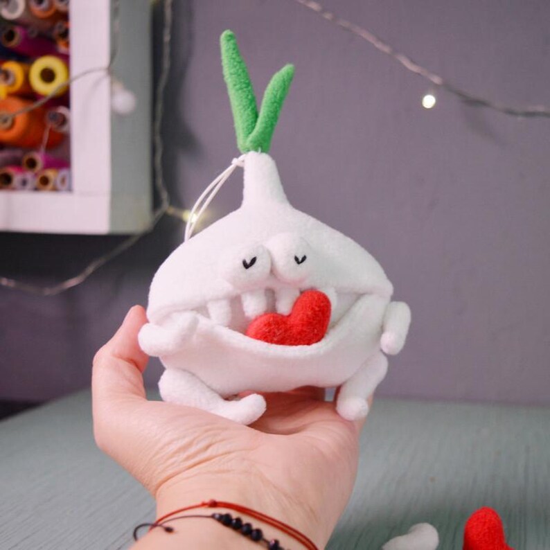 Garlic Plush Sewing Pattern PDF • Fleece Vegetable Plushie With Wiggly ...