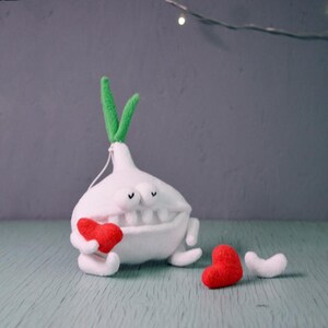 Garlic Plush Sewing Pattern PDF • Fleece Vegetable Plushie With Wiggly ...