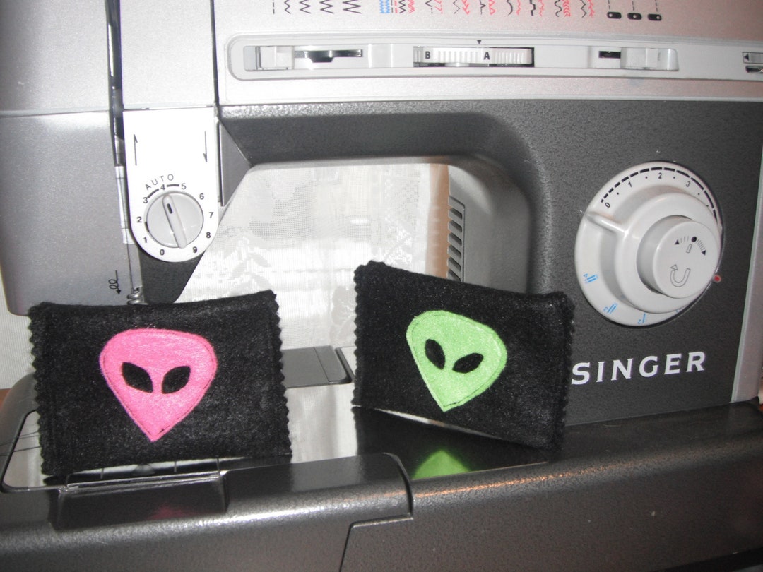 Alien Gift Card Holder / Coin Purse / Felt Pouch / Alien Applique ...