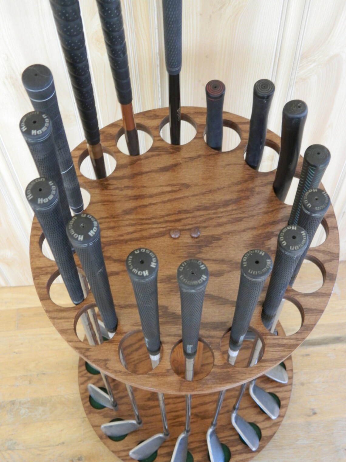 Golf Club, Putter Display Rack. ROTATING, 16 Club Putter Oak Wood ...