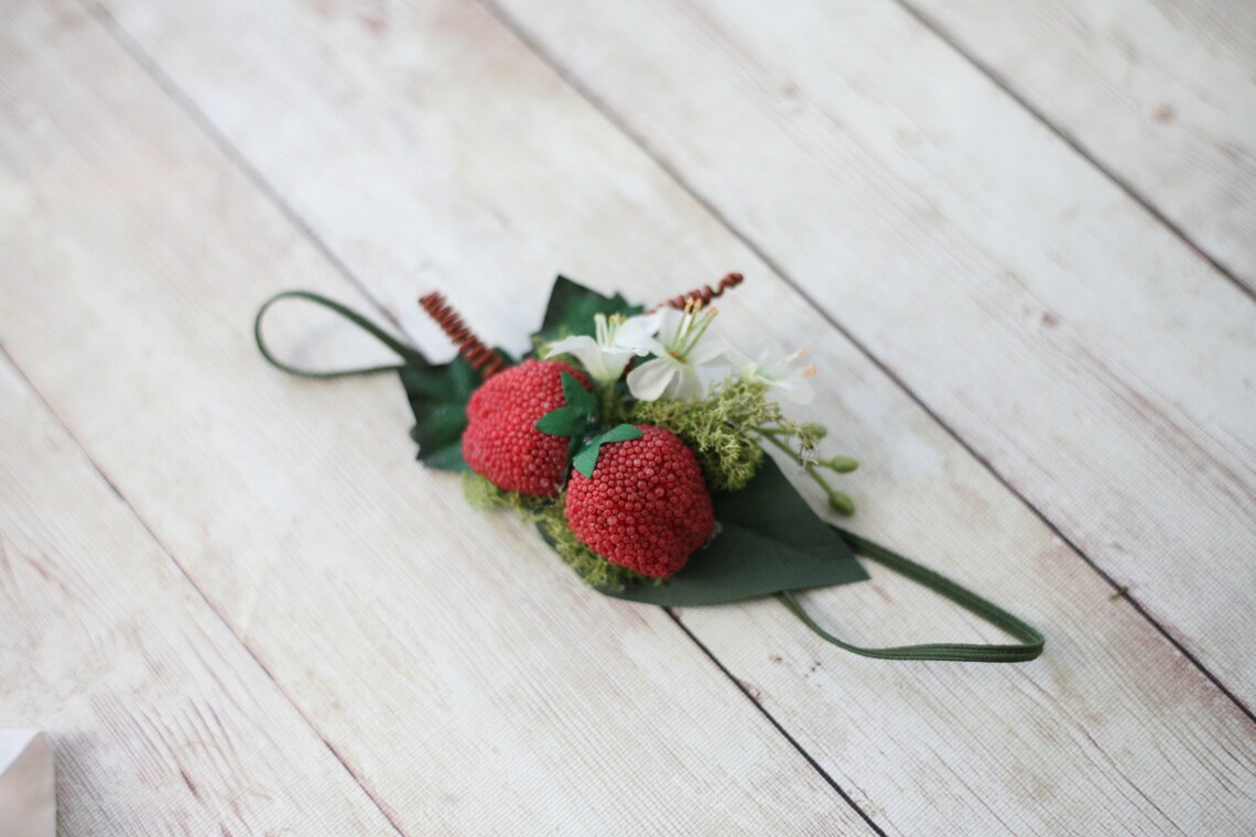 Berry Cute Strawberry and Greenery Halo Flower Crown - Etsy