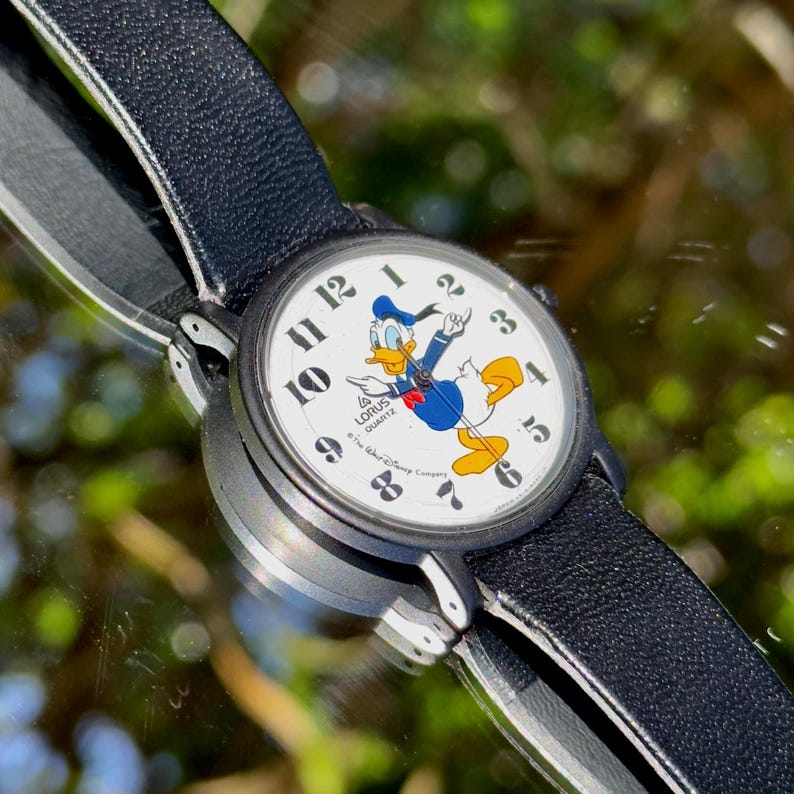 Vintage Lorus by Seiko Donald Duck Disney 34mm Mint Cindition V515-8090 ...