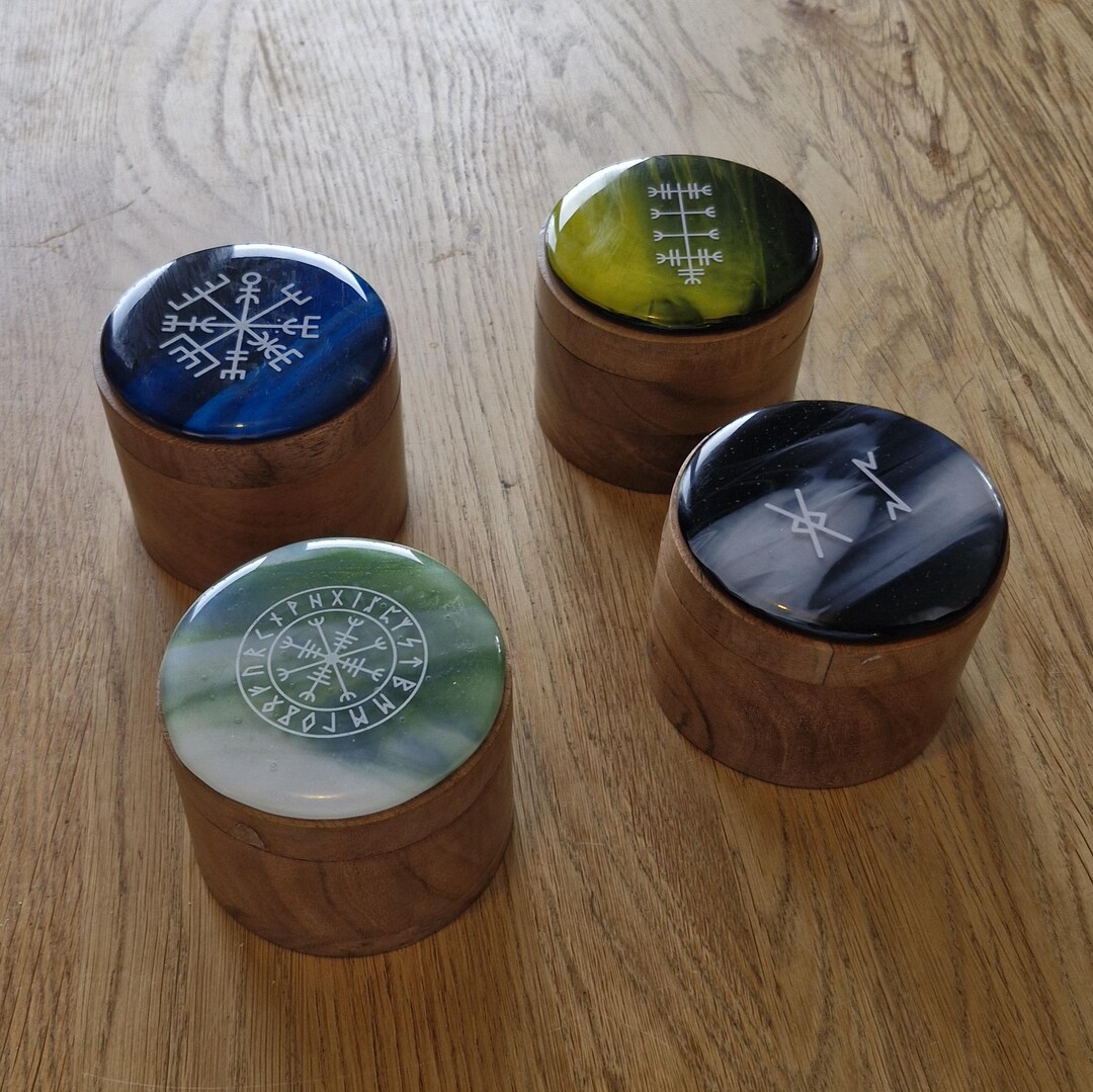 Acacia Wood Salt Pot With Glass Lid. Streaky Colourful Design With ...