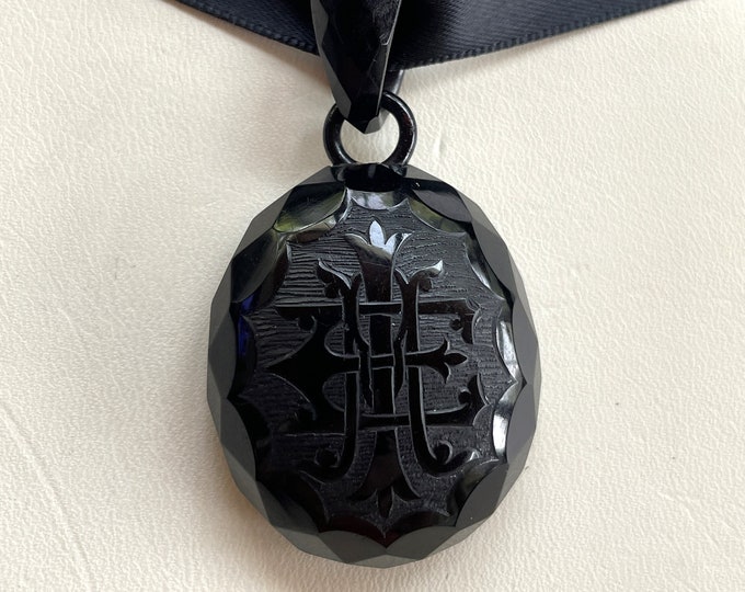 Victorian Whitby Jet AEI Sweetheart Locket With Hairwork - Etsy