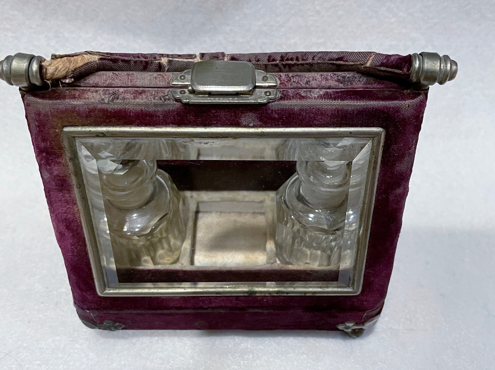 Original Victorian Red Velvet Perfume Display Carrying Case Original ...