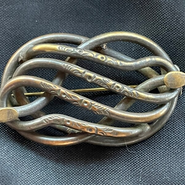 Love Knot Brooch - Etsy