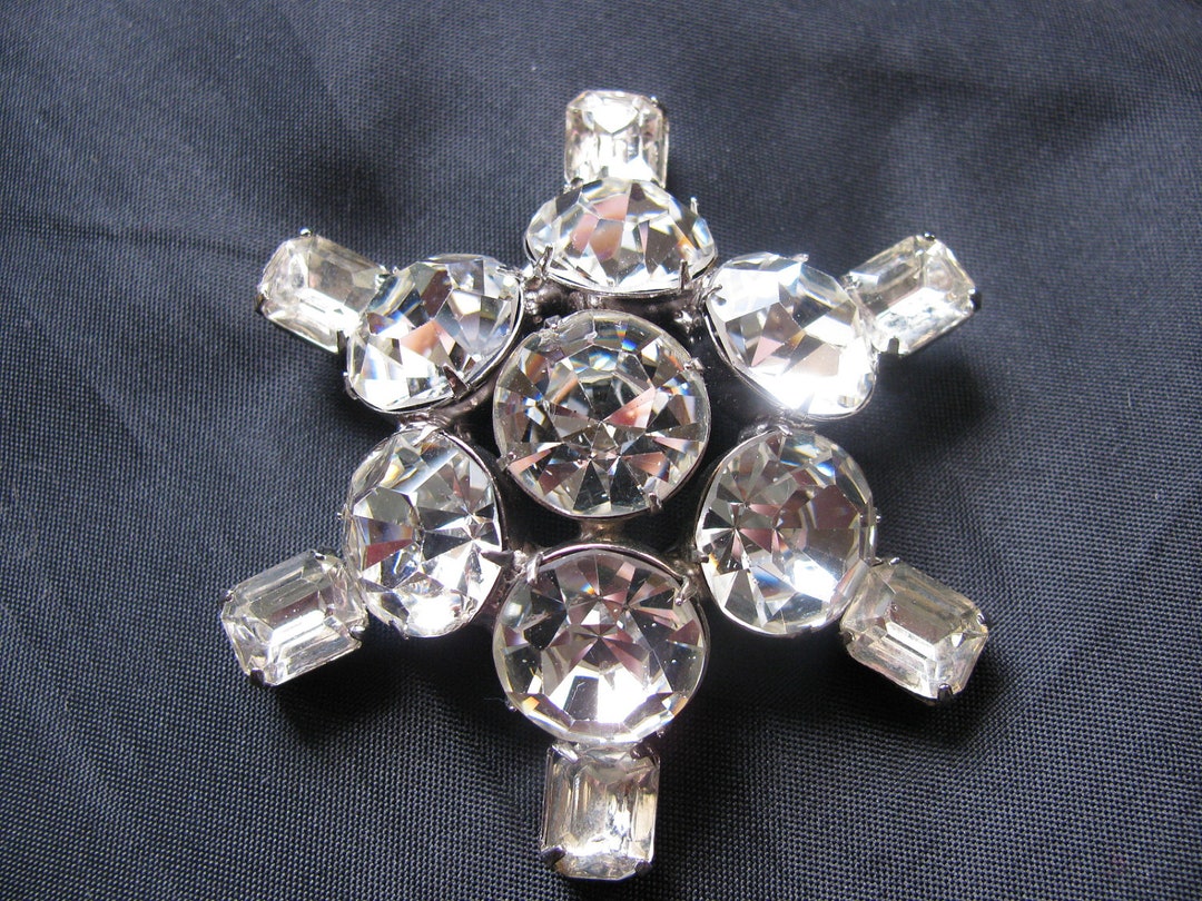 White Rhinestone Starburst Brooch - Etsy