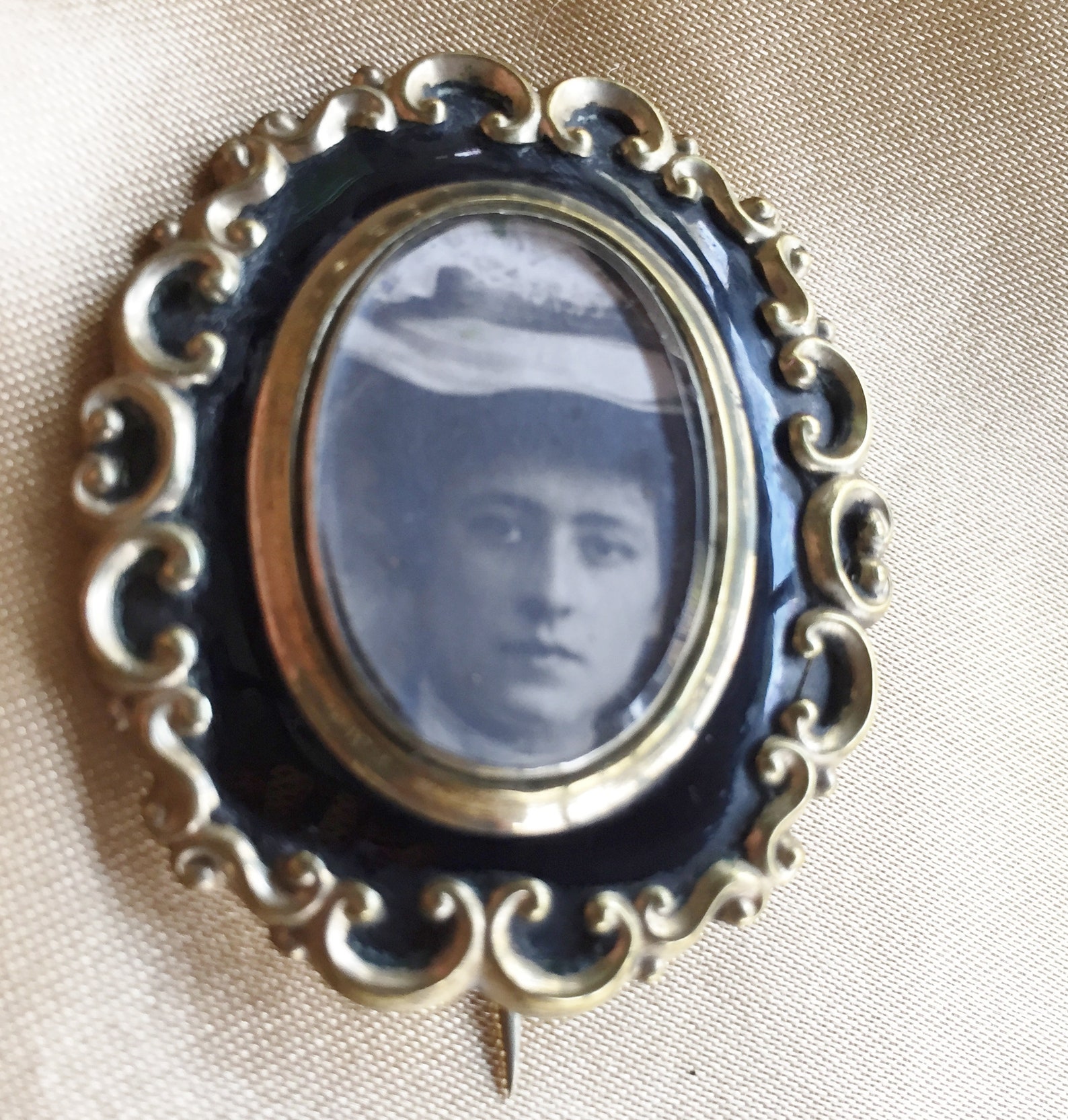 Victorian Mourning Photo Brooch | Etsy
