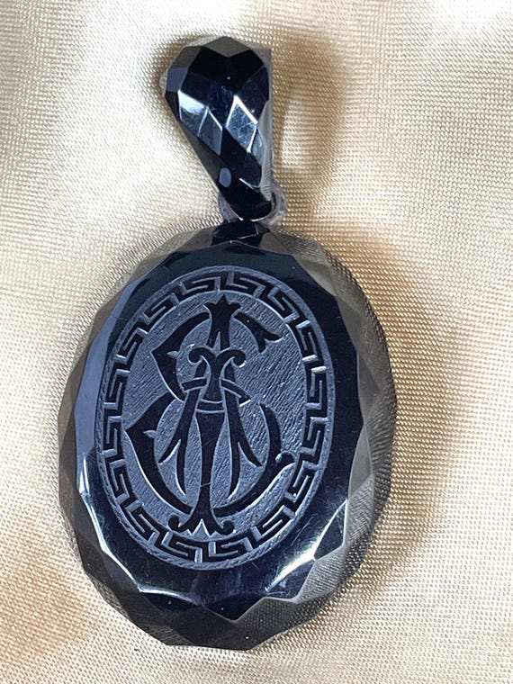 Victorian Whitby Jet AEI Pendant - Gem