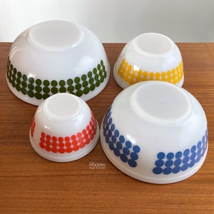 Vintage Pyrex New Dots Milk Glass Mixing Bowl Complete Set 401 402 403 ...